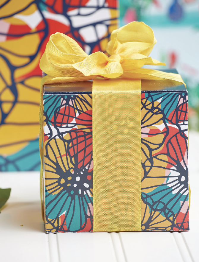 Spring Gift Wrap Trends: from ditsy prints and corgis to shades of ...